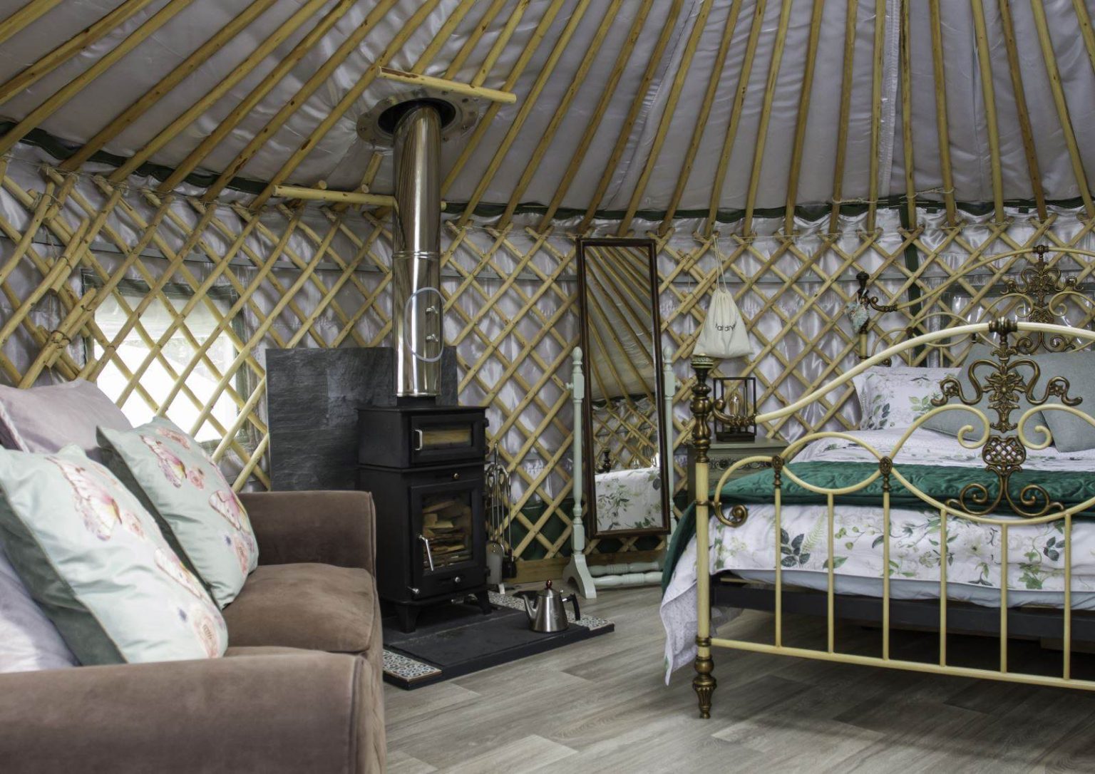 Horse Chestnut Yurt - Spire View Yurts